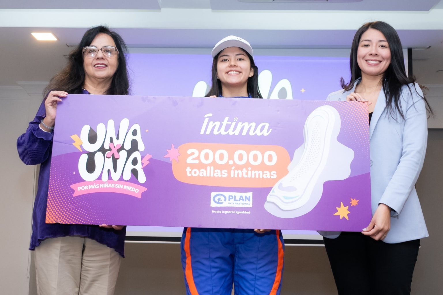 Campaña “UNA x UNA” moviliza a miles contra la pobreza menstrual en ...