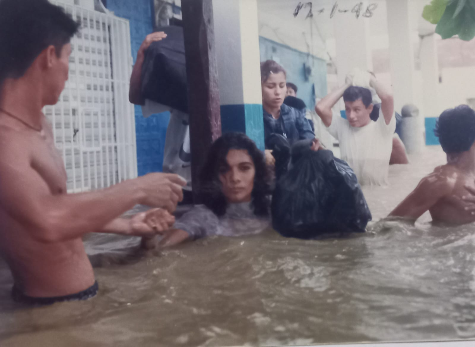MANABÍ Y MANTA, ENTRE LAS ZONAS MÁS GOLPEADAS POR EL TEMPORAL – EL MERCURIO